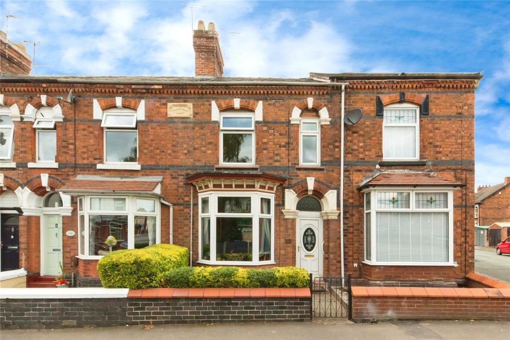 Broad Street, Crewe, Cheshire, CW1 2 bed terraced house - £140,000