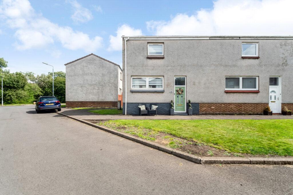 45 Glendevon Place, Clydebank 2 bed end of terrace house - £122,000