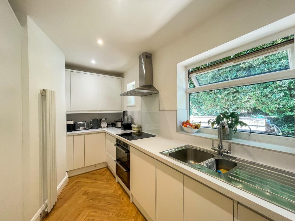 Whitehill Lane, Gravesend, DA12 5LY 5 bed detached house - £2,400 pcm ...