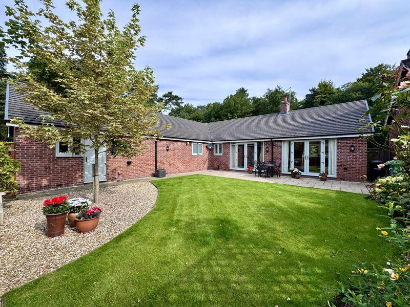 Lyndale Grove, Somerford, Congleton 3 bed detached bungalow - £600,000