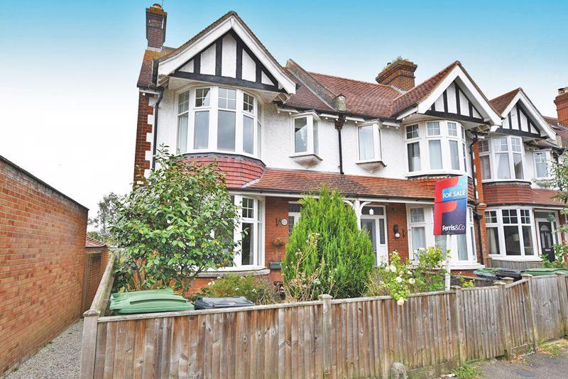 Park Avenue, Foley Park, Maidstone 3 bed terraced house - £350,000
