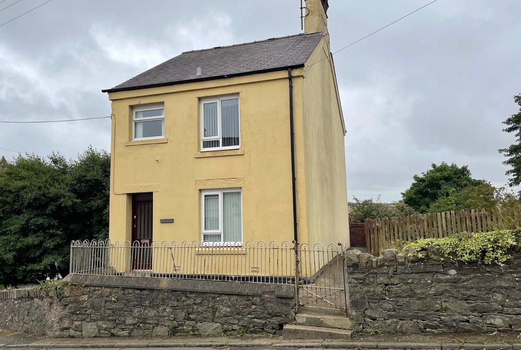 Bridge Street, Llannerch-y-Medd... 3 bed detached house for sale - £210,000
