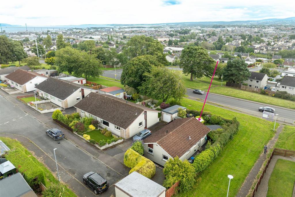 Leachkin Avenue, Inverness IV3 2 bed detached bungalow - £210,000