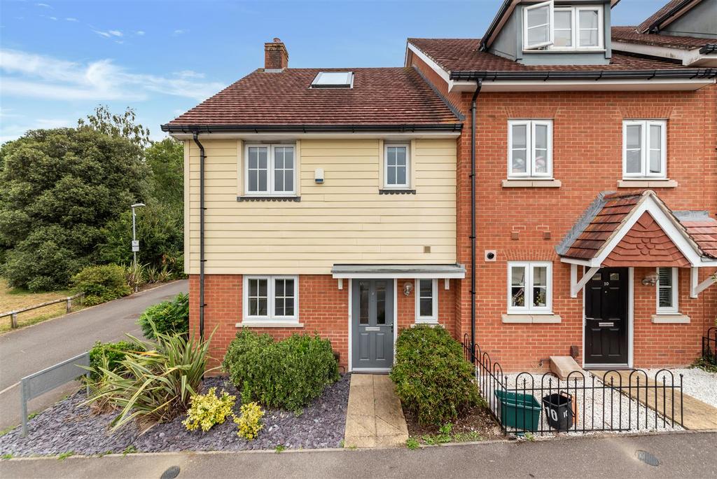 Dame Kelly Holmes Way, Tonbridge 3 bed house - £2,000 pcm (£462 pw)