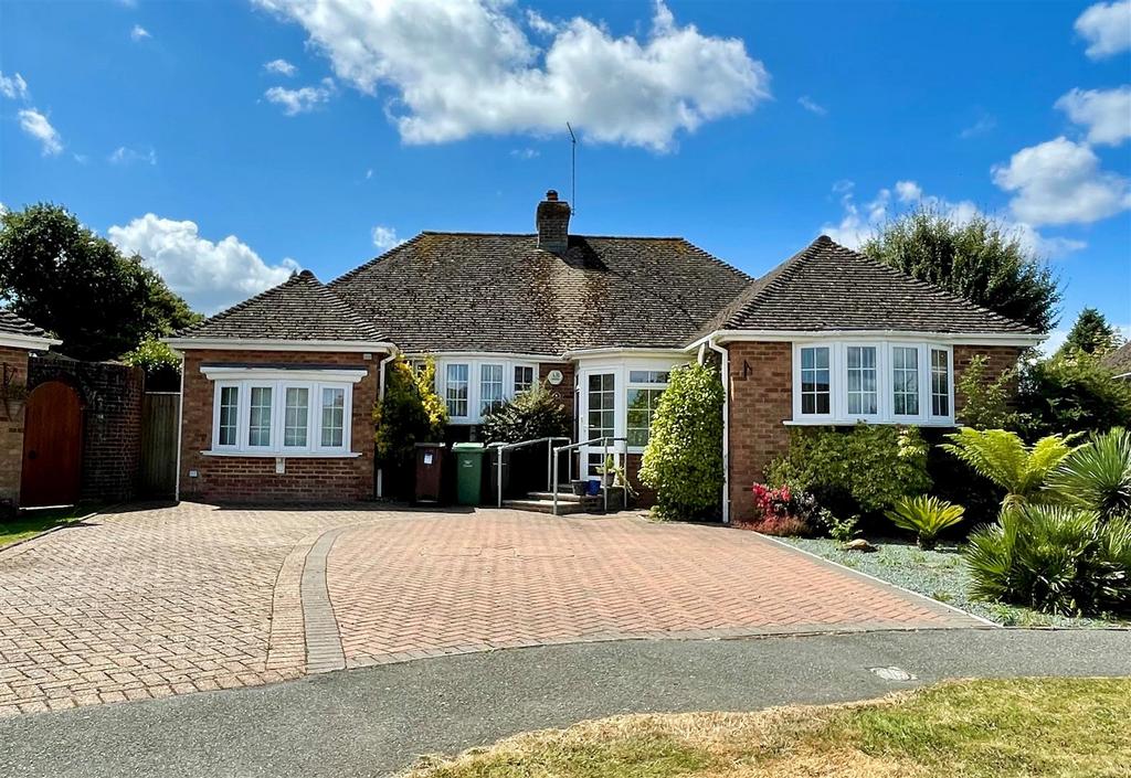 The Martletts, Broad Oak 3 bed detached bungalow - £475,000