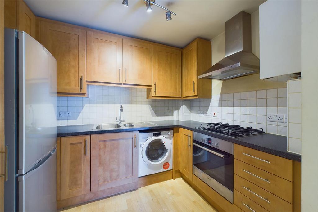 Evan Cook Close, Peckham, London... 2 bed flat - £142,500