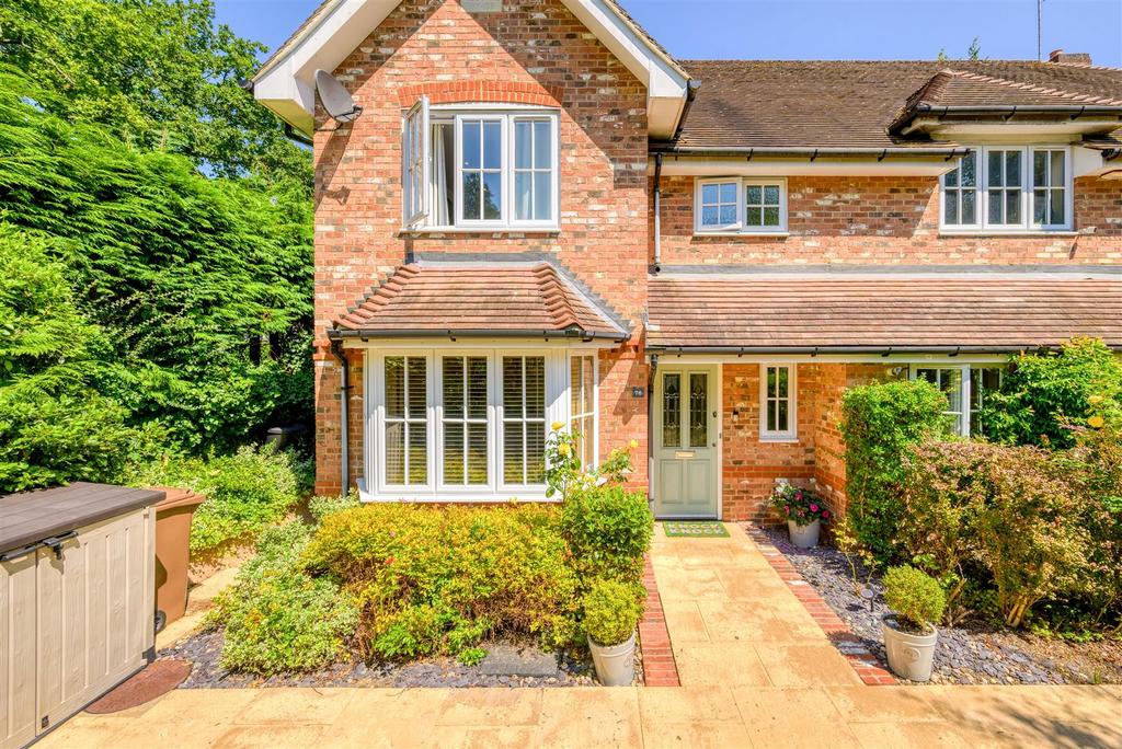 Shiplake Bottom, Henley-On-Thames RG9 3 bed semi-detached house - £599,950