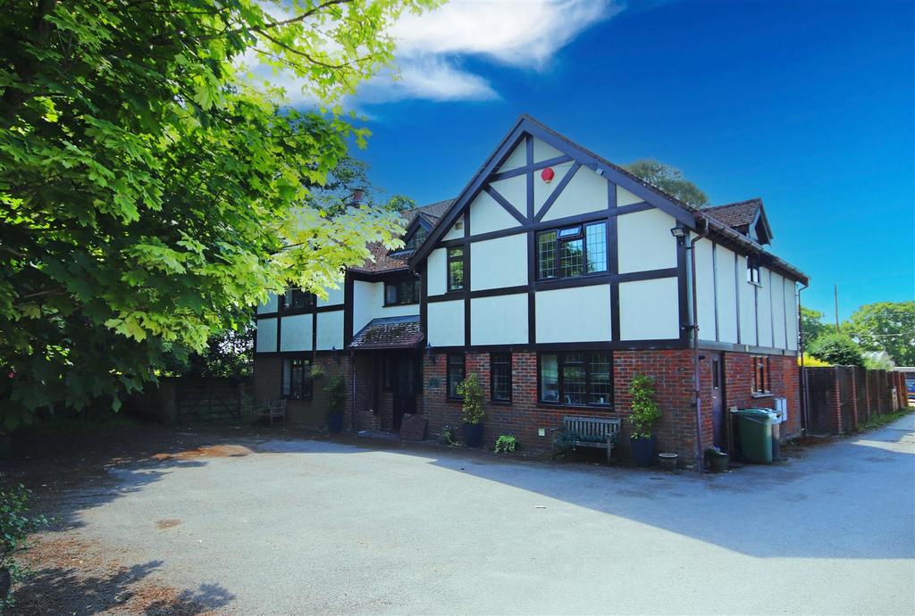 Arnewood Bridge Road, Sway, Lymington 4 bed detached house - £3,000 pcm ...