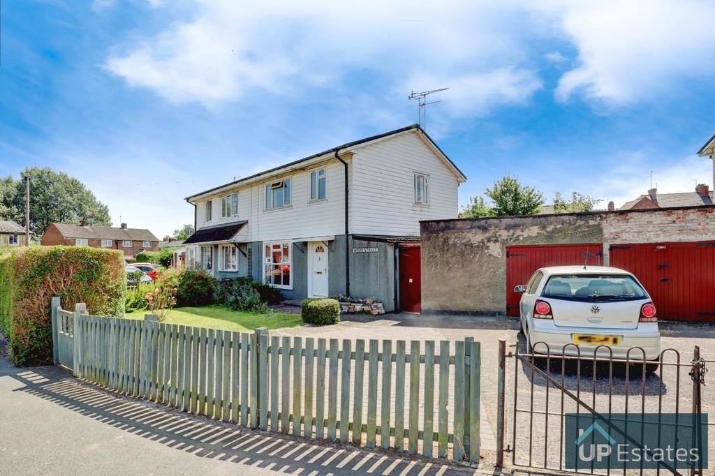 Wood Street, Stockingford, Nuneaton 3 bed semi-detached house - £175,000