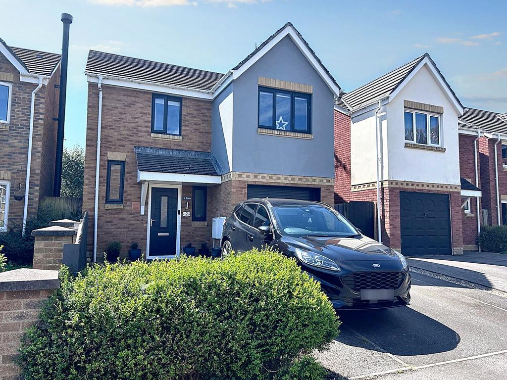 Maes Lindys, Rhoose, CF62 3 bed detached house - £299,950