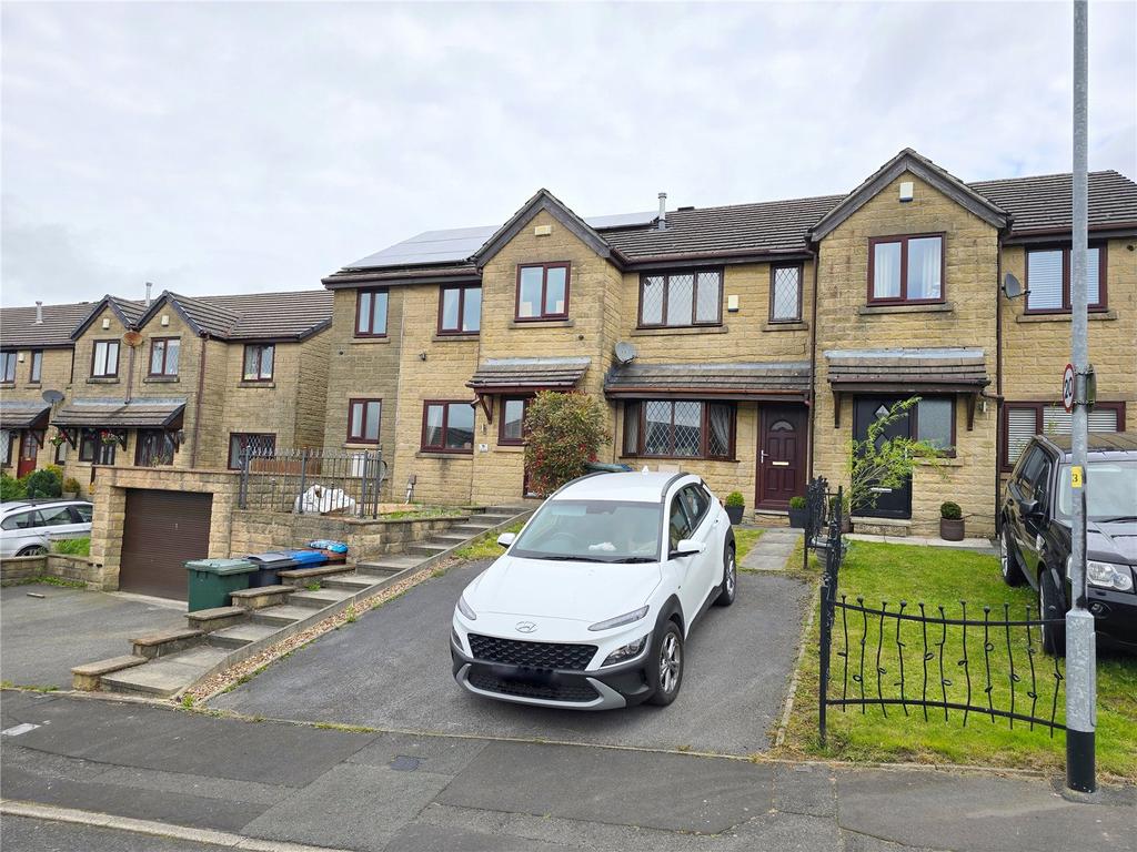 Peel Drive, Bacup, Rossendale, OL13 2 bed terraced house - £139,999