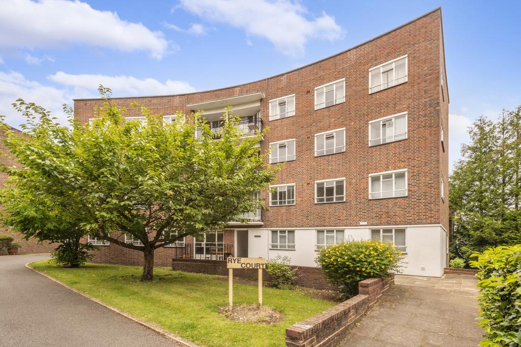 Rye Court, 214 Peckham Rye, London, SE22 2 bed flat for sale - £525,000