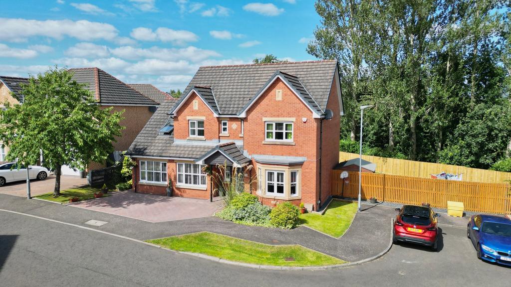 Calderpark Gardens, Uddingston, Glasgow 4 bed detached house - £385,000
