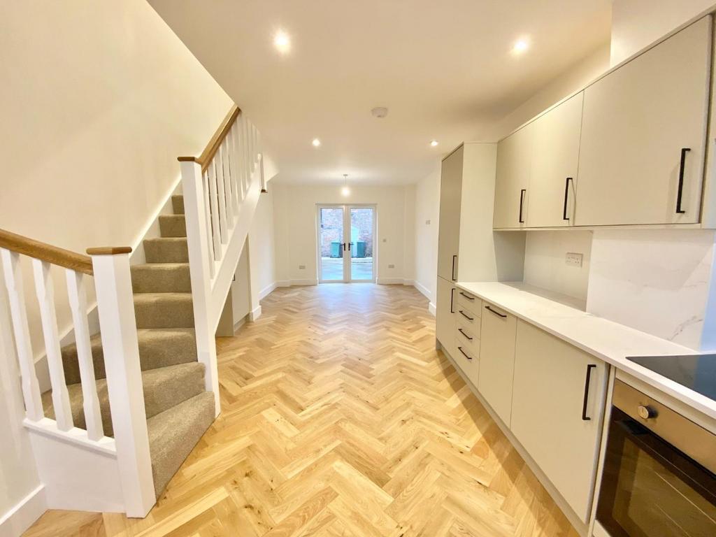 Main Street, Riccall, York 3 bed house - £1,000 pcm (£231 pw)
