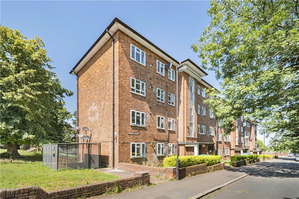 Cedar Tree Grove, London, SE27 2 bed apartment - £1,850 pcm (£427 pw)
