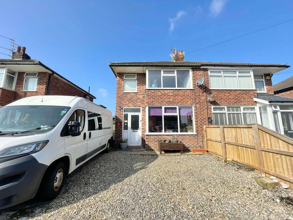 Springfield Drive, Thornton FY5 3 bed semi-detached house - £175,000