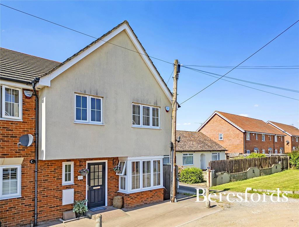 Hamilton Road, Little Canfield, CM6 3 bed end of terrace house - £450,000