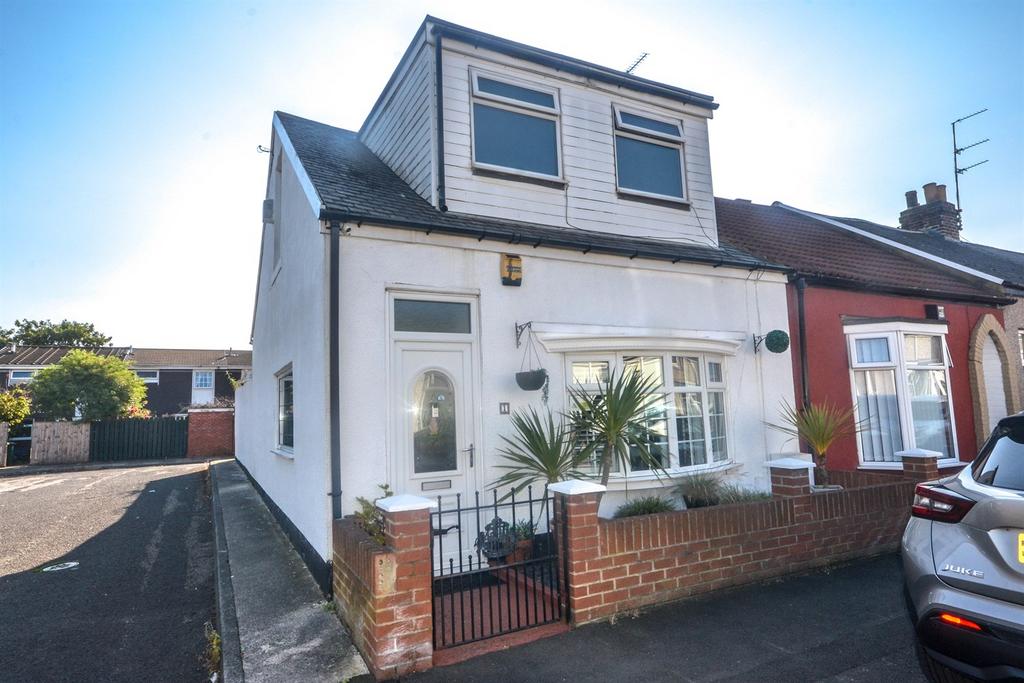 Aiskell Street, Sunderland 2 bed end of terrace house - £110,000
