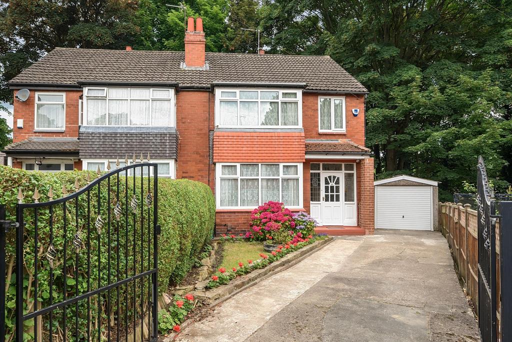 Newton Park View, Leeds LS7 3 bed semi-detached house - £270,000