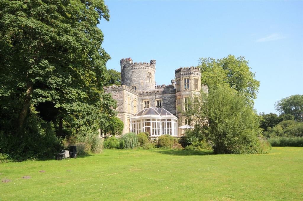 Avon Castle Drive, Ringwood... 2 bed apartment for sale - £285,000