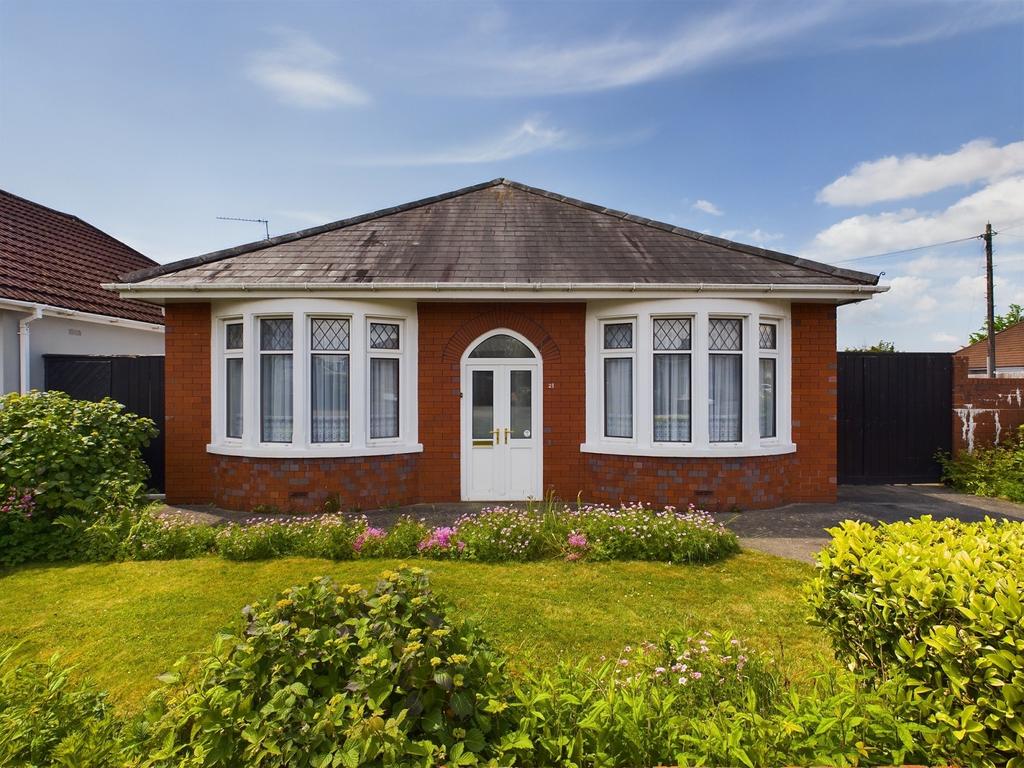Heol Tyn Y Cae, Rhiwbina, Cardiff. CF14 3 bed detached bungalow - £450,000
