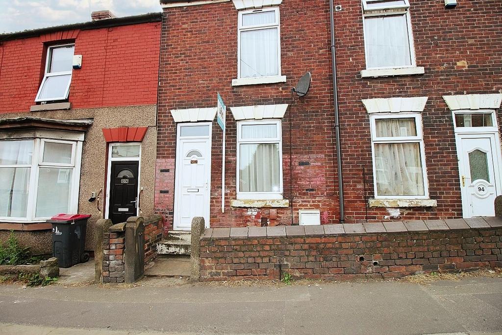 Rawmarsh Hill, Parkgate, Rotherham 2 bed terraced house - £75,000