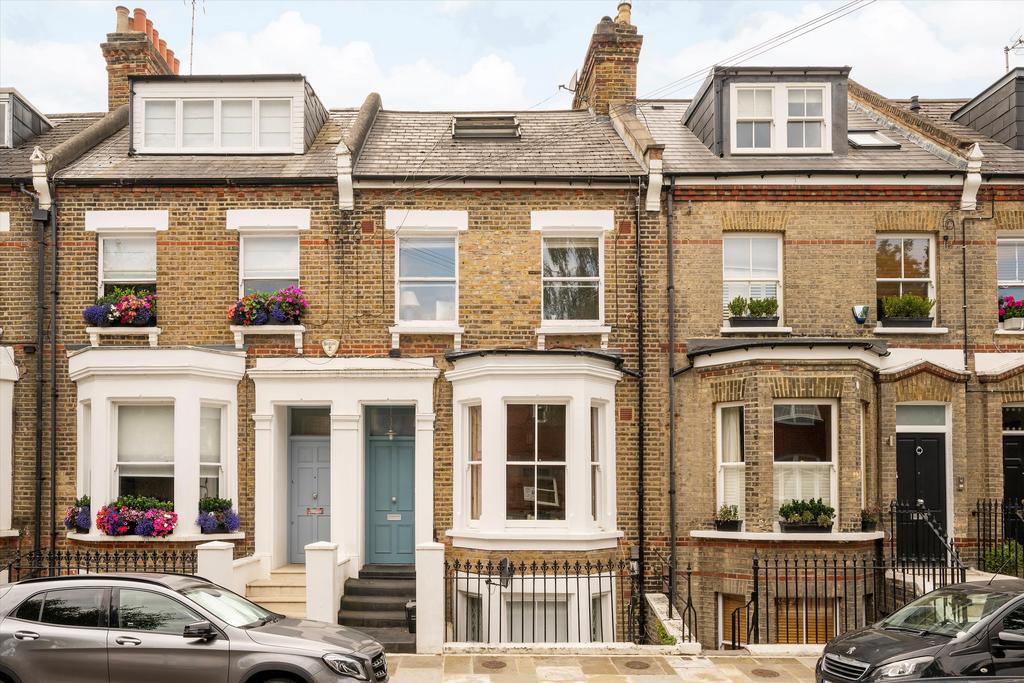 Uverdale Road, London, SW10 2 bed flat - £695,000