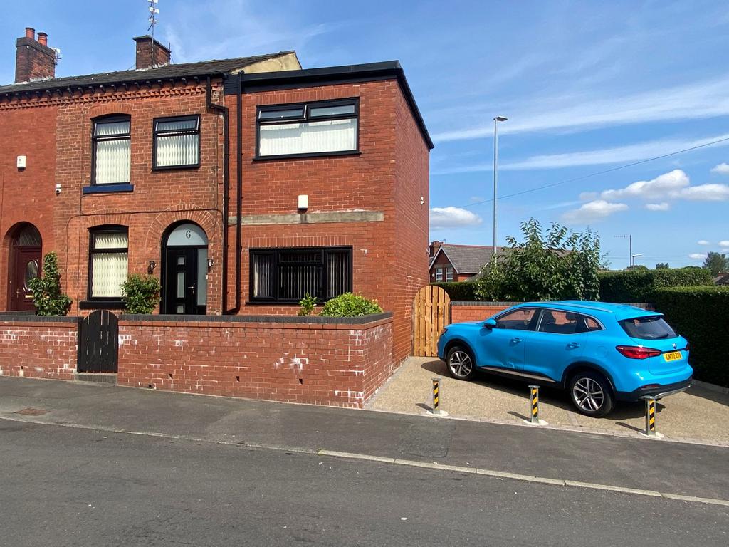 6 George Street, Chadderton, OL9 3 bed end of terrace house - £249,950