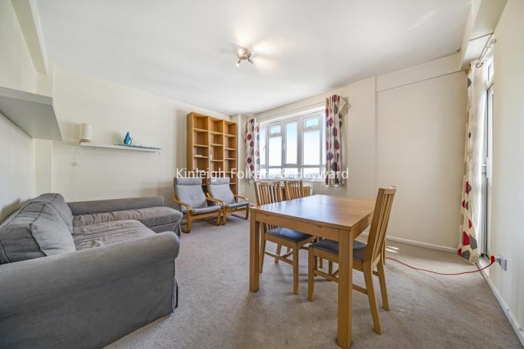 Albert Drive London SW19 3 bed apartment - £2,500 pcm (£577 pw)