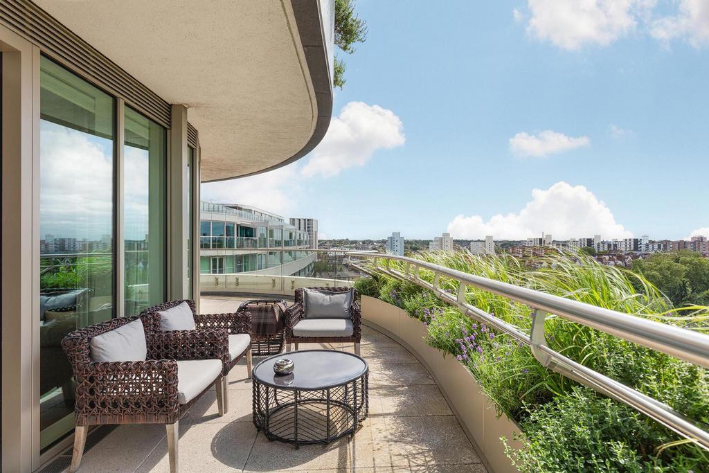 Valetta House, London, SW11 3 bed flat - £2,500,000