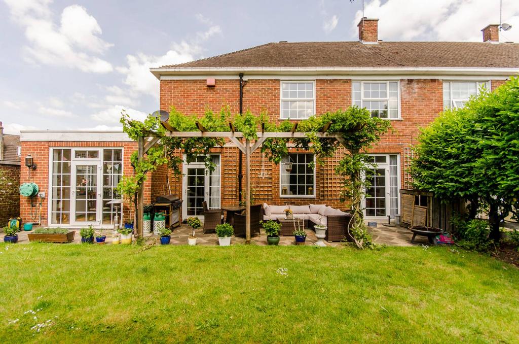 Whinfell Close, Streatham, London, SW16 4 bed terraced house - £1,200,000