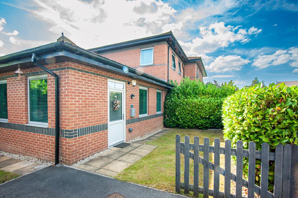 Kettlestring Lane, York YO30 1 bed ground floor flat - £150,000