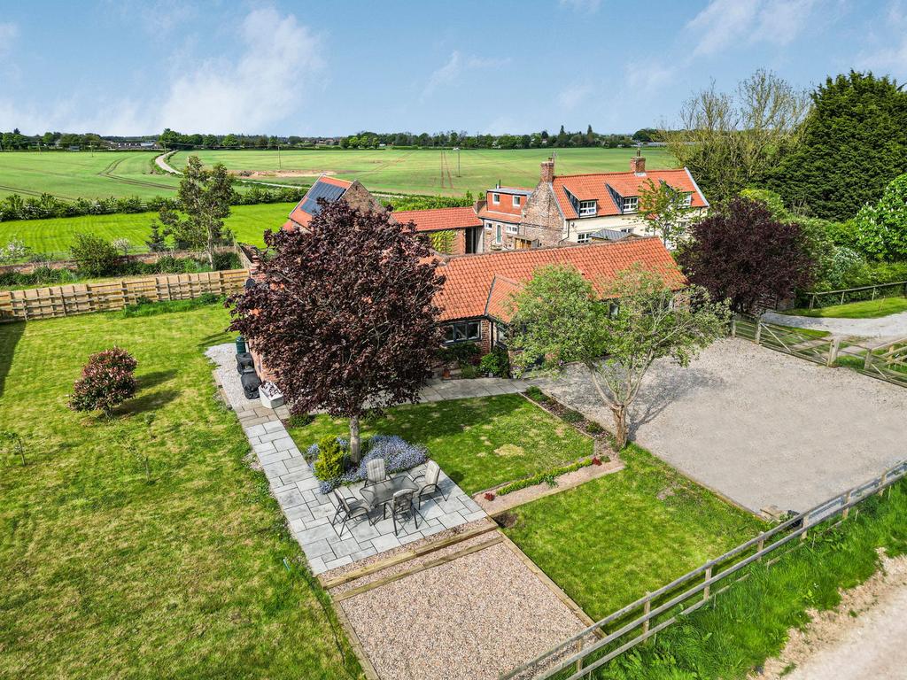 Long Lane, Beverley HU17 3 bed barn conversion - £500,000