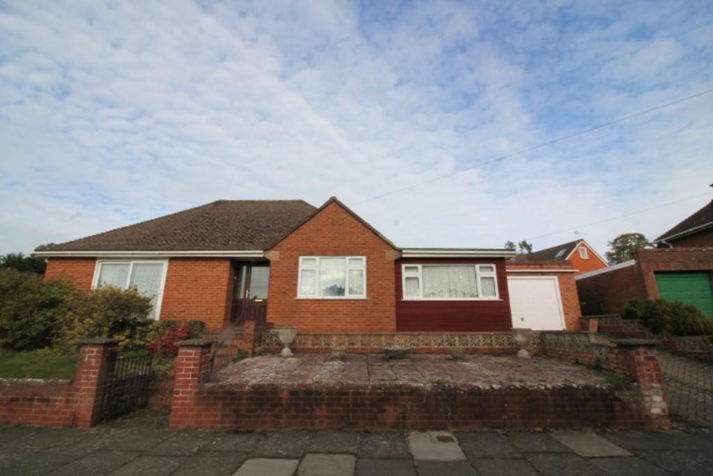 Elmdon Close, Exeter EX4 2 bed detached bungalow - £1,300 pcm (£300 pw)