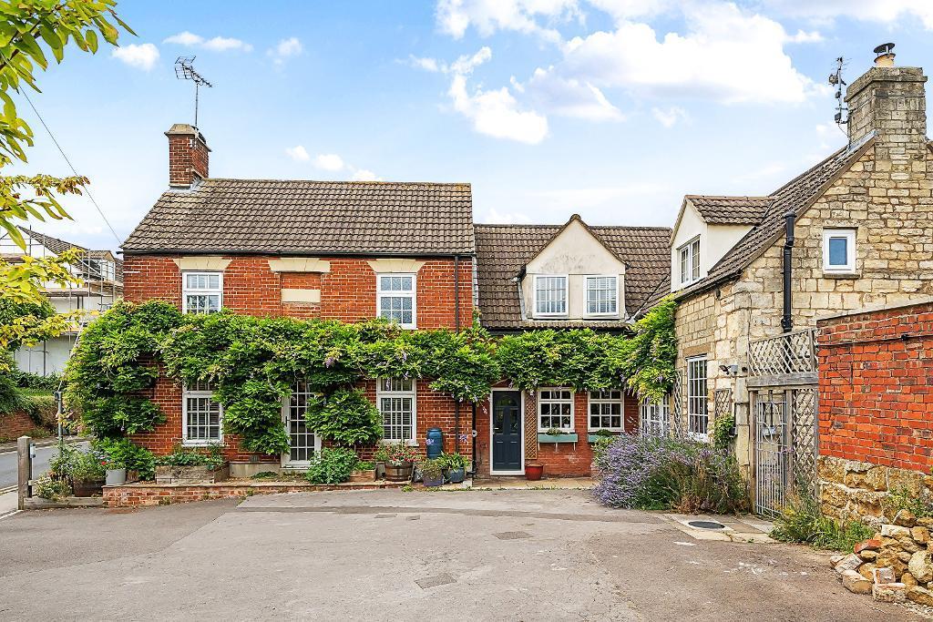 Cam, Dursley GL11 6 bed detached house - £750,000