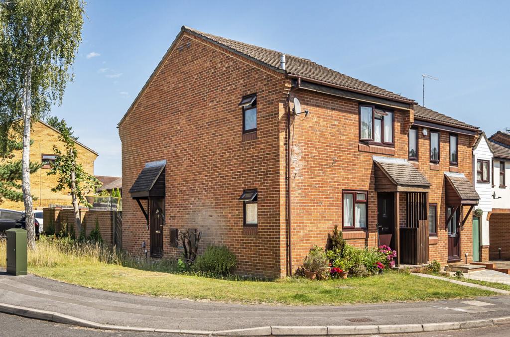 Slaidburn Green, Bracknell, Berkshire 1 bed house for sale - £240,000