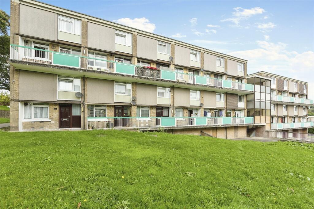 Winn Drive, Sheffield S6 3 bed house - £795 pcm (£183 pw)