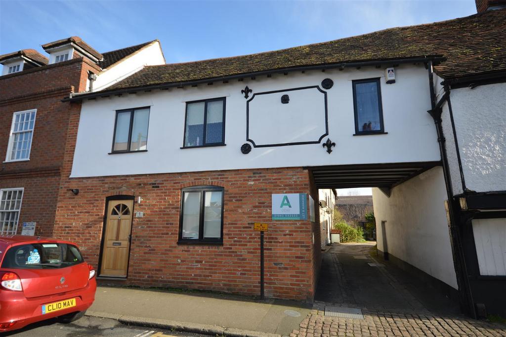 Omega Court, Ware SG12 2 bed detached house - £1,450 pcm (£335 pw)