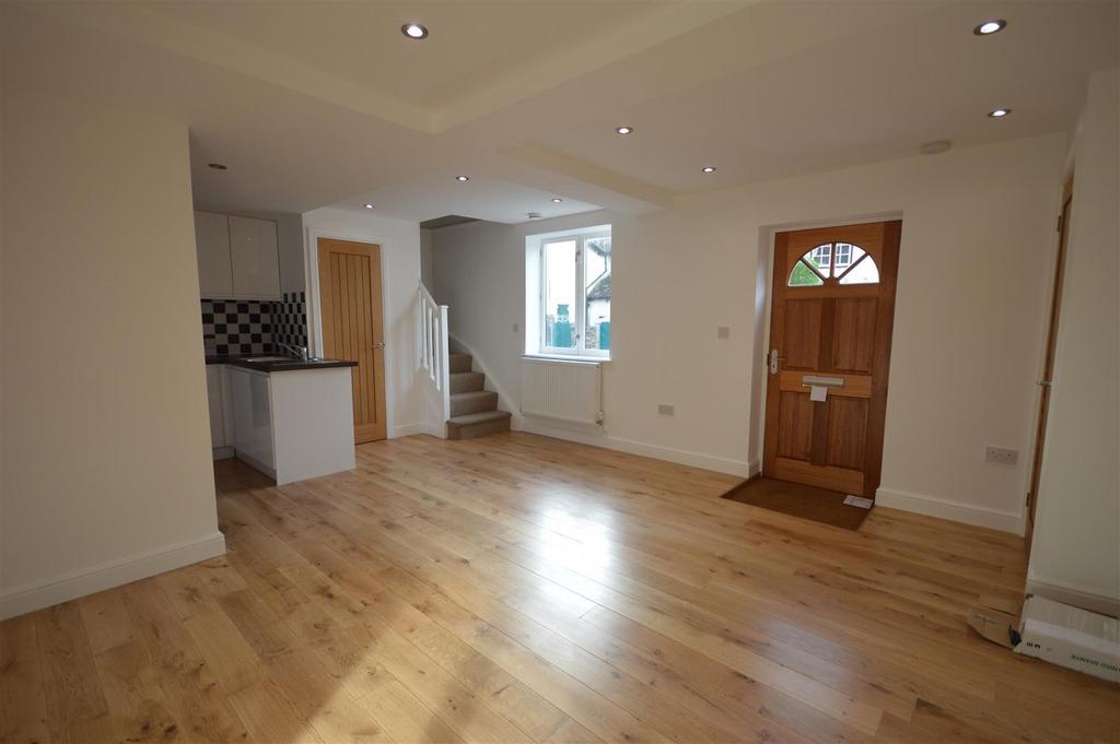 Omega Court, Ware SG12 2 bed detached house - £1,450 pcm (£335 pw)