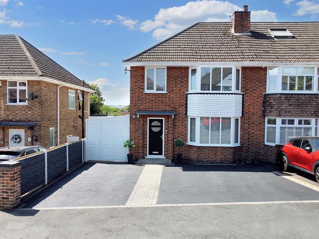 Smithfield Avenue, Trowell, Nottingham 3 bed semi-detached house - £295,500