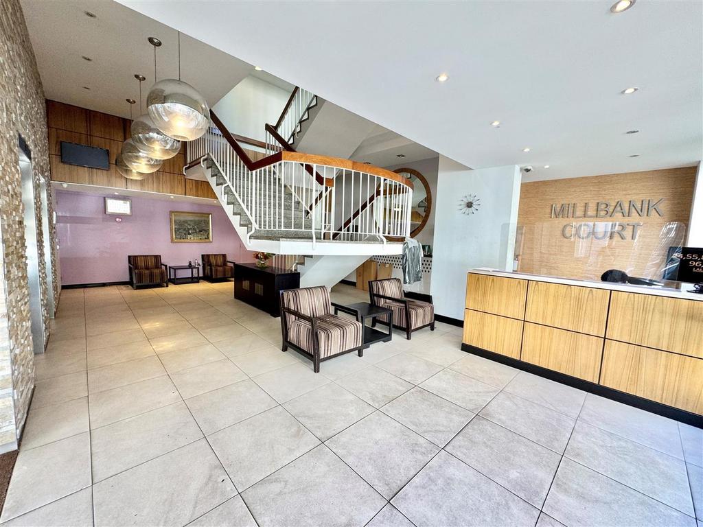 24 John Islip Street, London SW1P 1 bed flat - £2,383 pcm (£550 pw)