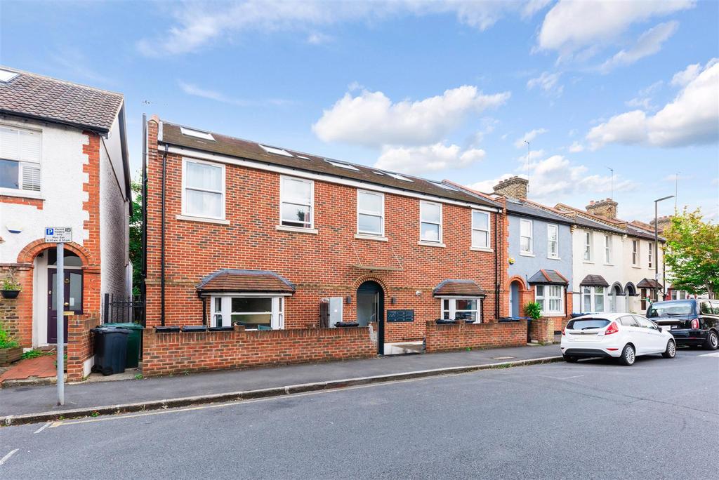 Dane Road, Colliers Wood SW19 1 bed flat for sale - £385,000