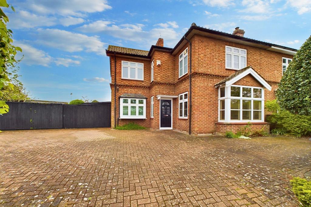 Brandon Road, Thetford, IP24 4 bed semi-detached house for sale - £399,950