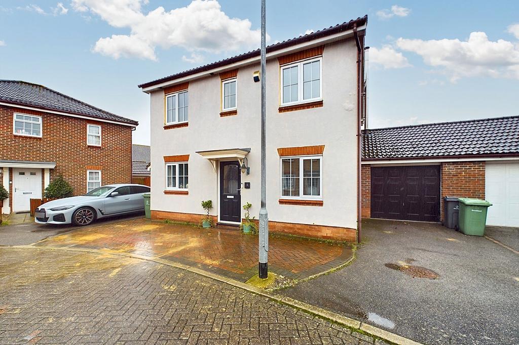 Lawrence Road, Thetford, IP24 4 bed detached house - £350,000