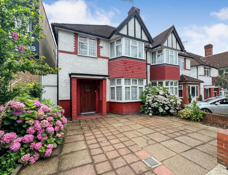 NETHER STREET, FINCHLEY, N3 4 bed semi-detached house - £780,000