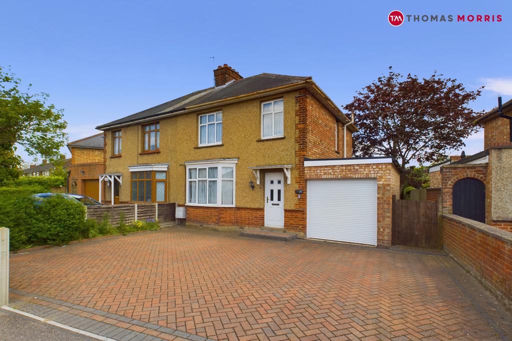 Drove Road, Bedfordshire SG18 3 bed semi-detached house for sale - £370,000