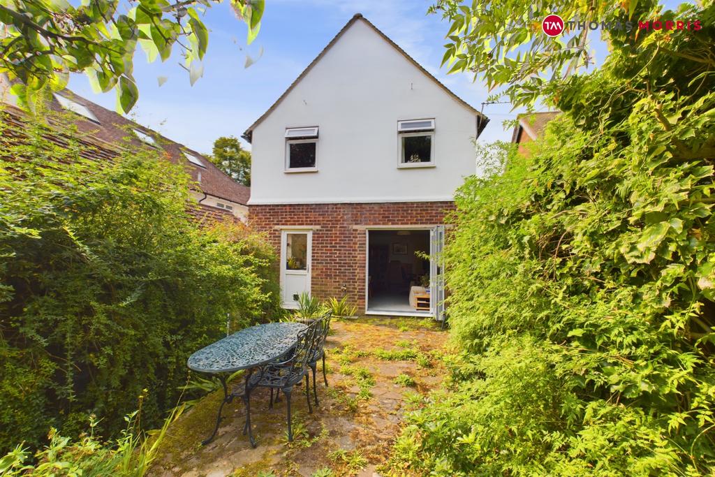 London Road, Bedfordshire SG18 4 bed detached house - £550,000