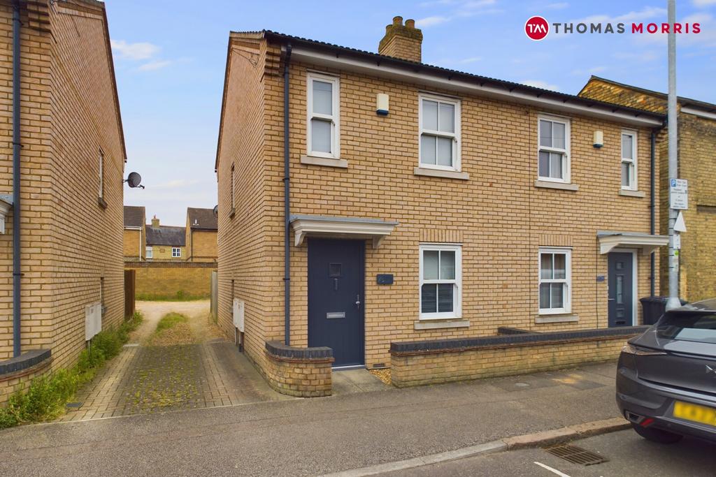 Hitchin Street, Central Bedfordshire... 2 bed semi-detached house for ...