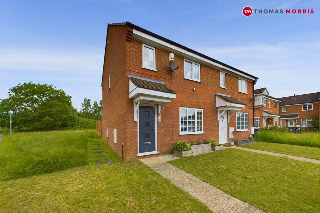 Lincoln Crescent, Biggleswade SG18 3 bed end of terrace house - £325,000