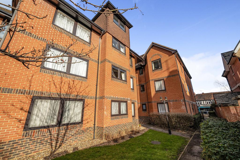 Victoria Court, Oxfordshire RG9 2 bed apartment - £375,000